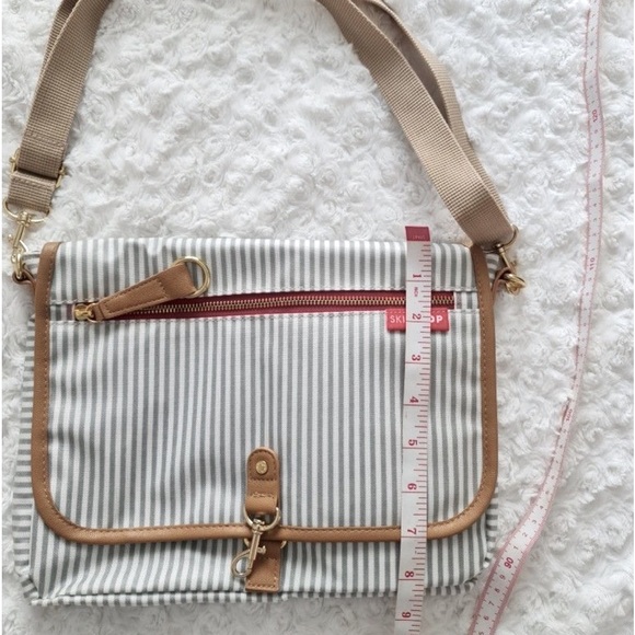Skip Hop | Bags | Skip Hop Soho Crossbody Diaper Clutch | Poshmark